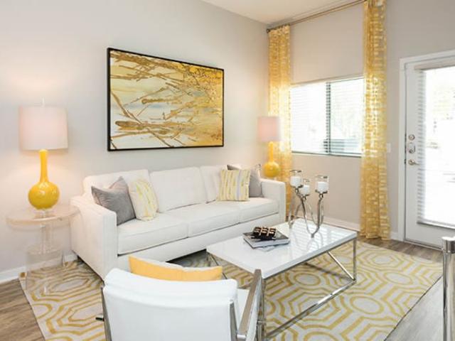 2 BR, 2 BA Apartment 200 E Thomas Rd Unit 114, Phoenix, AZ 85012