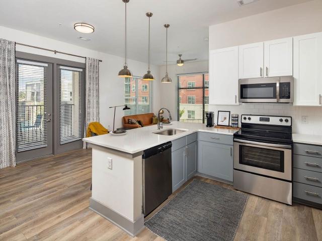 2 BR, 2 BA Apartment 200 Madison Street Unit 423, Nashville, TN 37208
