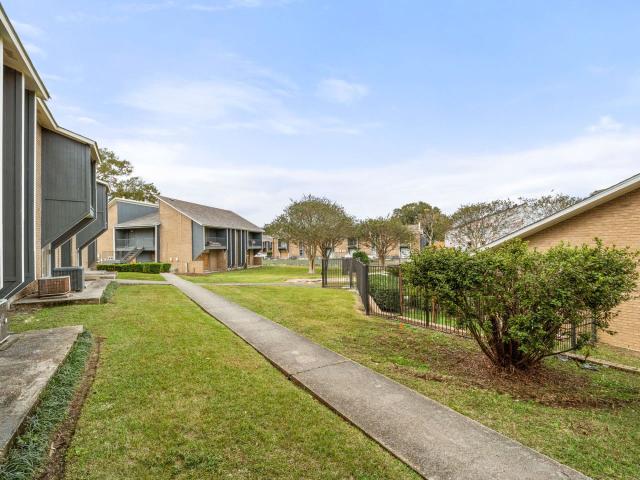 2 BR, 2 BA Apartment 200 Merchants Blvd Unit 127, Lafayette, LA 70508