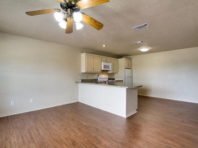 2 BR, 2 BA Apartment 200 Parkview Estates Unit 024, Kilgore, TX 75662