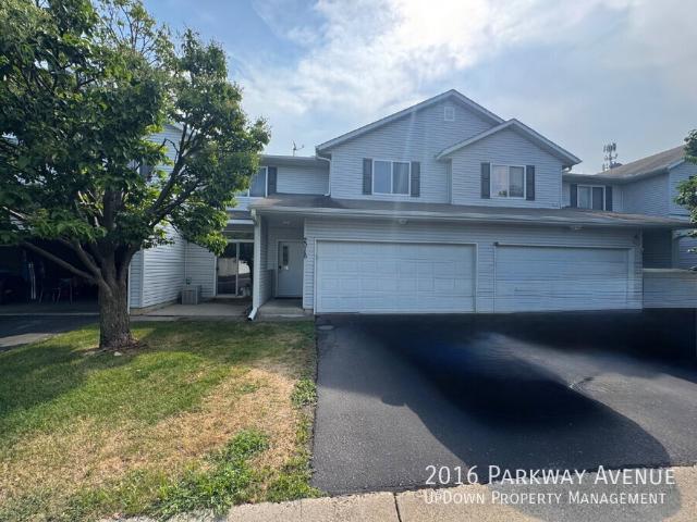 2 BR, 2 BA Apartment 2016 Parkway Avenue, Shakopee, MN 55379
