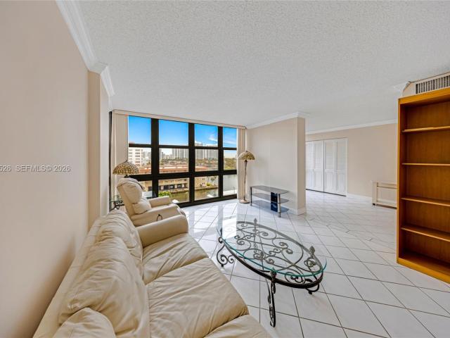 2 BR, 2 BA Apartment 2017 South Ocean Drive, Hallandale Beach, FL 33009