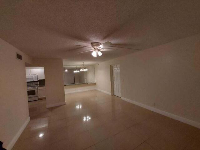 2 BR, 2 BA Apartment 201 Foxtail Drive, Greenacres, FL 33415
