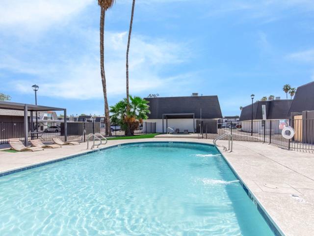 2 BR, 2 BA Apartment 2020 W Glendale Ave Unit 1038, Phoenix, AZ 85021