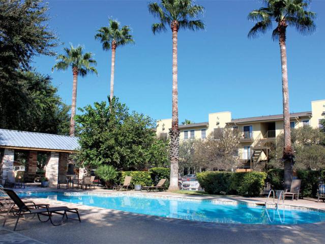 2 BR, 2 BA Apartment 2024 Quail Creek Road Unit 0318, Laredo, TX 78045