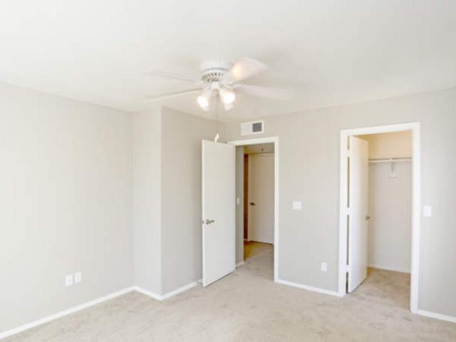 2 BR, 2 BA Apartment 2025 E Campbell Ave, Phoenix, AZ 85016