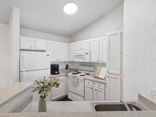 2 BR, 2 BA Apartment 2030 Prospector Court Unit 70S201, Bullhead City, AZ 86442