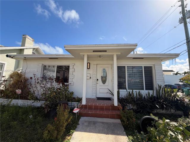2 BR, 2 BA Apartment 2036 Jackson St # 1, Hollywood FL 33020, Hollywood, FL 33020