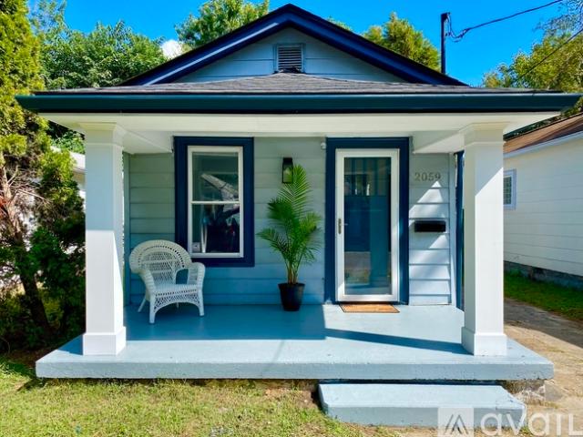 2 BR, 2 BA Apartment 2059 May Ave, Louisville, KY 40217