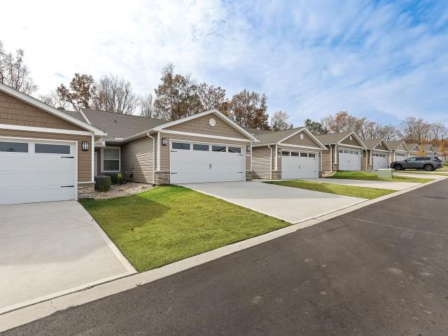 2 BR, 2 BA Apartment 205 Trillium Drive Unit 136J, Fox River Grove, IL 60021