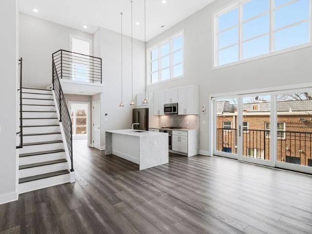 2 BR, 2 BA Apartment 205 V St NW, Washington, DC 20001