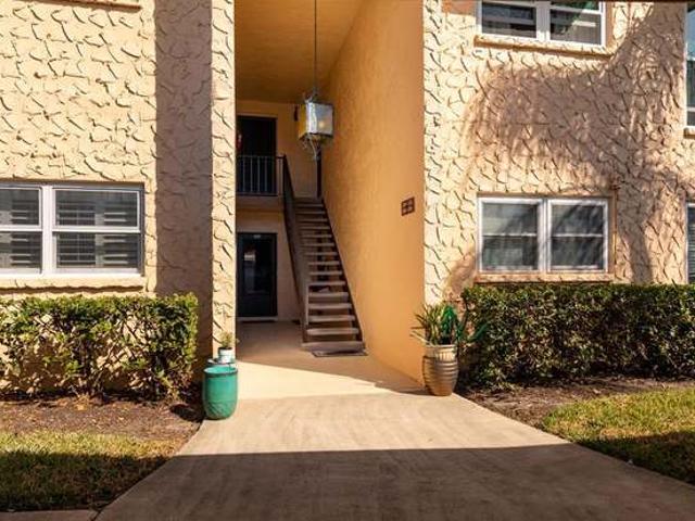 2 BR, 2 BA Apartment 206 Cedarwood Cir, SEMINOLE, FL 33777