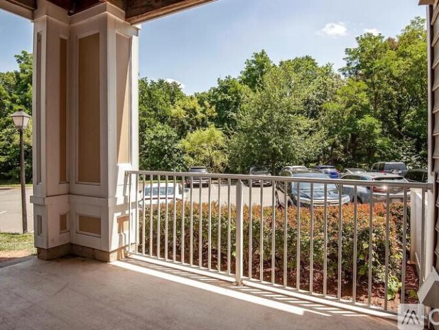 2 BR, 2 BA Apartment 20901 Cedarpost Square, Unit 1, Ashburn, VA 20147