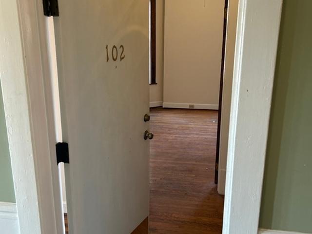 2 BR, 2 BA Apartment 209 West Fifth Avenue, Unit 102, Knoxville, TN 37917