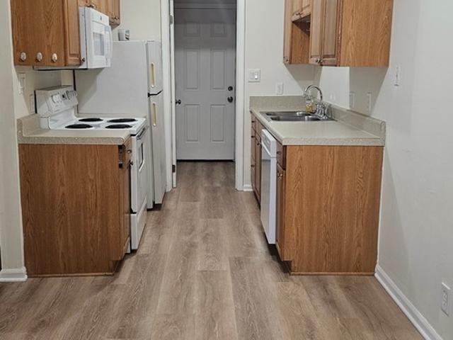 2 BR, 2 BA Apartment 209 Cedar Street, Unit E2, Myrtle Beach, SC 29577