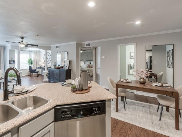 2 BR, 2 BA Apartment 2100 Bering Drive Unit 313, Houston, TX 77057