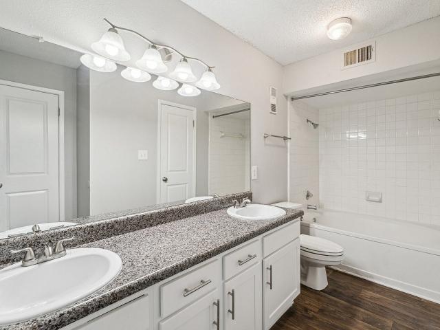 2 BR, 2 BA Apartment 2100 Woodway Hills Drive Unit 1731, Matthews, NC 28105