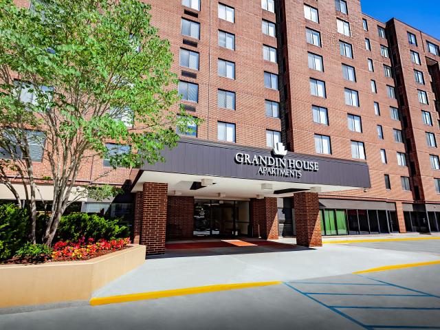 2 BR, 2 BA Apartment 2101 Grandin Road Unit 405, Cincinnati, OH 45208
