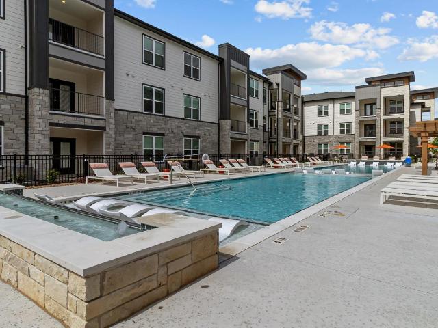 2 BR, 2 BA Apartment 2106 Kauffman Lp, Austin, TX 78628