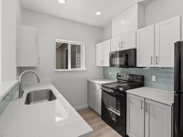 2 BR, 2 BA Apartment 210 27th Ave Unit D104, Milton, WA 98354