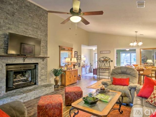 2 BR, 2 BA Apartment 210 Woodhaven Court, Unit 210, Greenwood, SC 29649