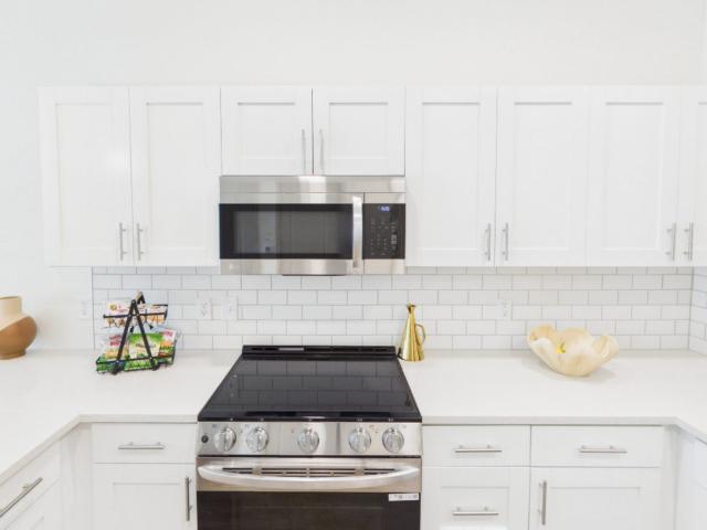 2 BR, 2 BA Apartment 2110 East Southport Road Unit 208, Indianapolis, IN 46227