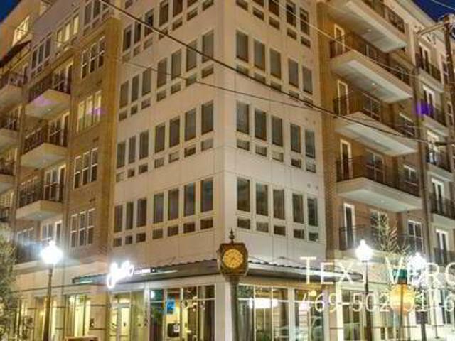 2 BR, 2 BA Apartment 2112 Boll St, Dallas, TX 75204