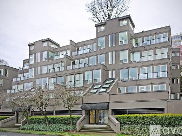 2 BR, 2 BA Apartment 2115 Westlake Avenue North, Unit 101, Seattle, WA 98109
