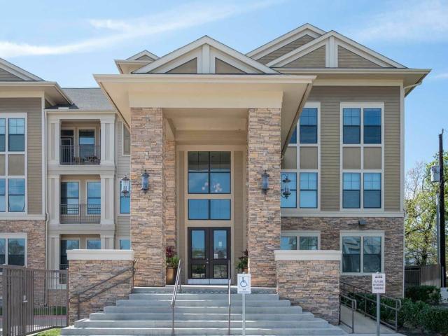 2 BR, 2 BA Apartment 2121 Ella Boulevard Unit 2305, Houston, TX 77008