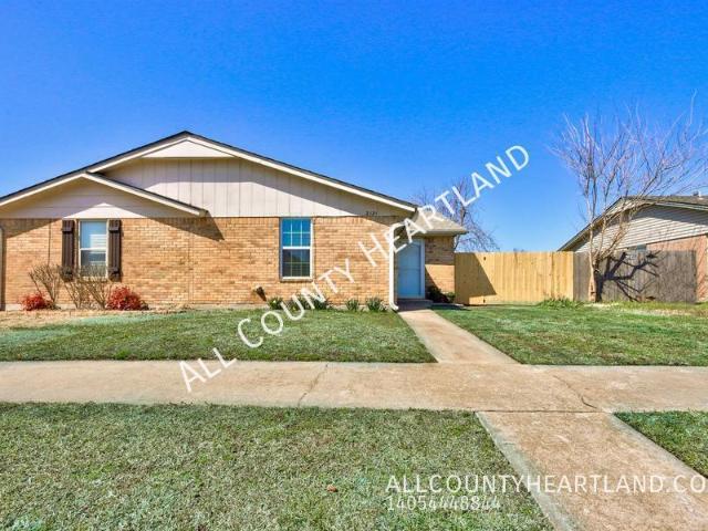 2 BR, 2 BA Apartment 2121 Meench, Moore, OK 73170