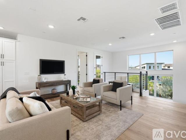 2 BR, 2 BA Apartment 2121 West Sonoran Desert Drive, Unit 64, Phoenix, AZ 85085