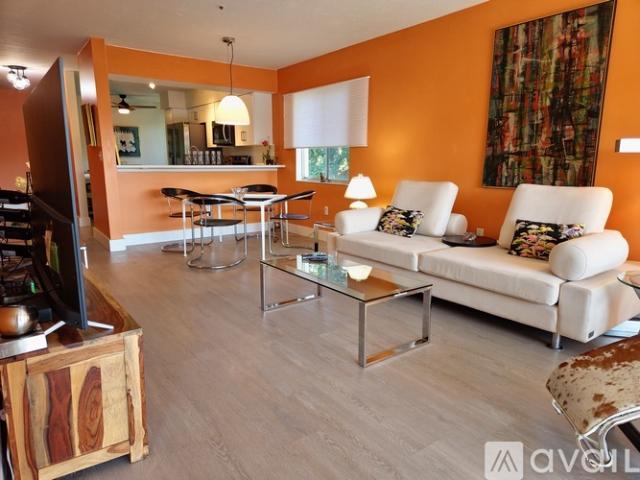 2 BR, 2 BA Apartment 2124 N Tamiami Trail, Unit 201, Sarasota, FL 34234