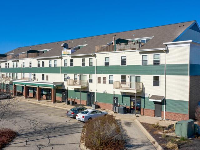 2 BR, 2 BA Apartment 2125 MCCOMB RD, STOUGHTON, WI 53589