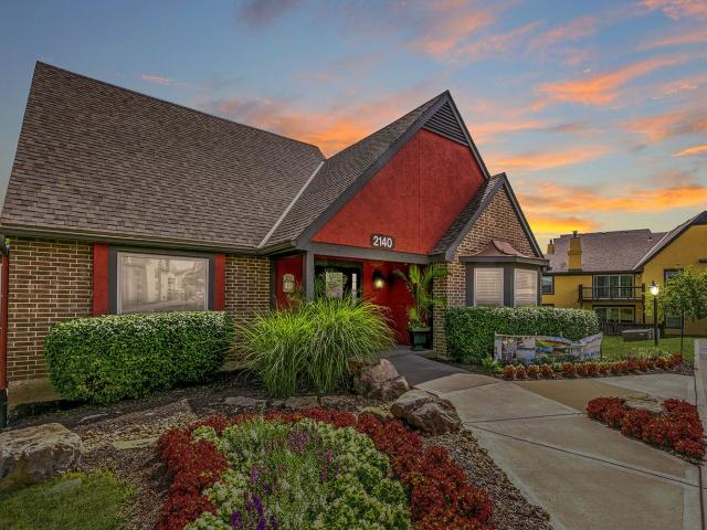 2 BR, 2 BA Apartment 2140 137th Terrace Unit 196, Overland Park, KS 66224