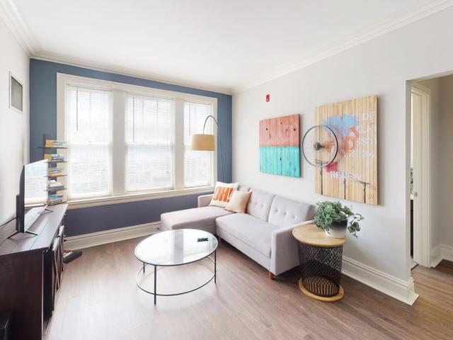 2 BR, 2 BA Apartment 214 East Armour Boulevard Unit 605, Kansas City, MO 64111