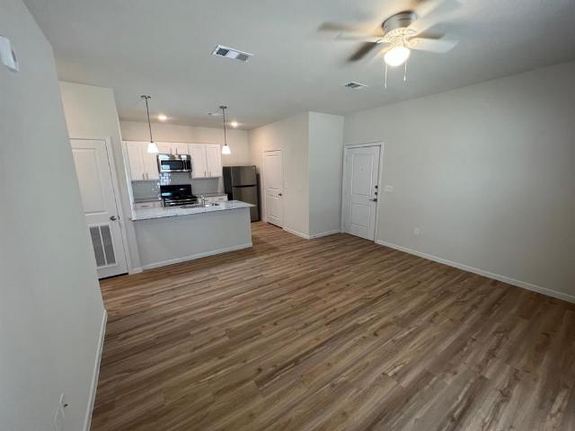 2 BR, 2 BA Apartment 2151 West Moore Street Unit G2112, Sherman, TX 75092