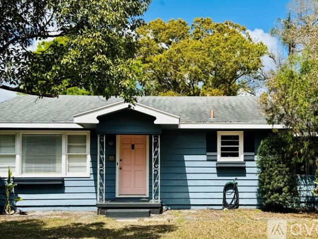 2 BR, 2 BA Apartment 2163 Wisteria Street, Sarasota, FL 34239