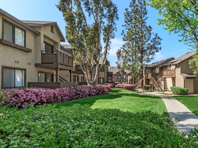 2 BR, 2 BA Apartment 21641 Canada Road Unit 12K, Lake Forest, CA 92630