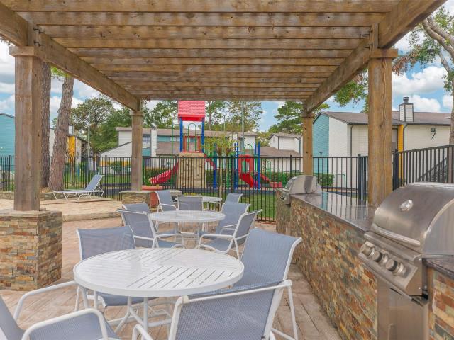 2 BR, 2 BA Apartment 21717 Inverness Forest Boulevard, Houston, TX 77073