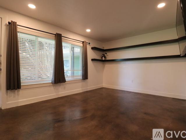 2 BR, 2 BA Apartment 2200 Dickson Drive, Unit 124, Austin, TX 78704