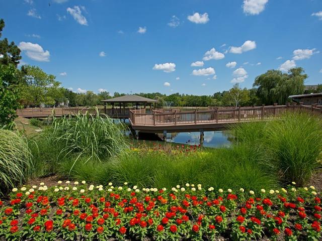 2 BR, 2 BA Apartment 2200 Hassell Road Unit 2100303, Hoffman Estates, IL 60169