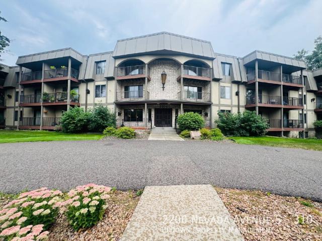2 BR, 2 BA Apartment 2200 Nevada Avenue S, St. Louis Park, MN 55426