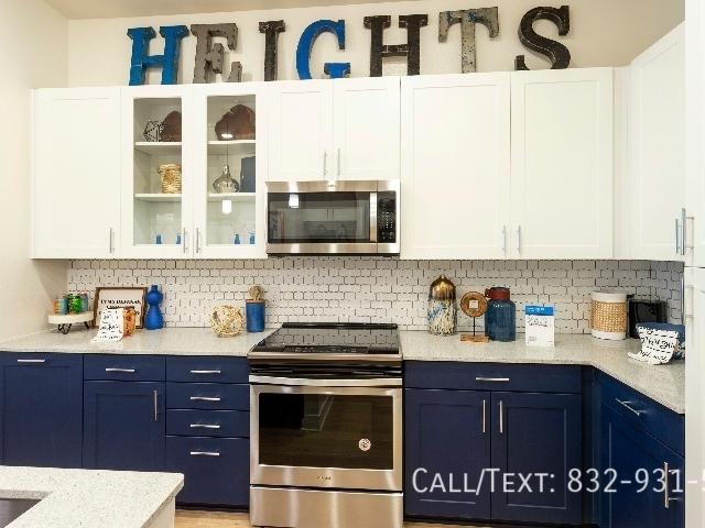 2 BR, 2 BA Apartment 2200 Rutland St, Houston, TX 77008
