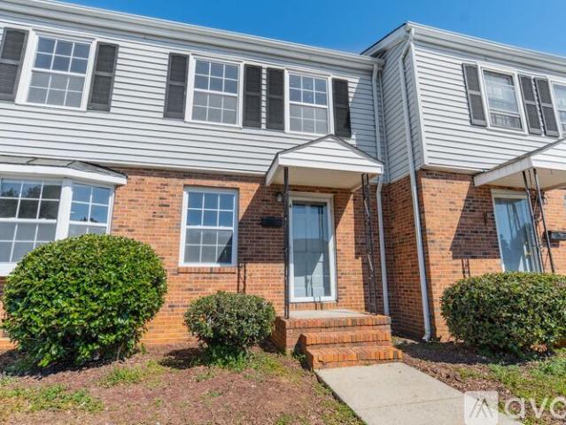 2 BR, 2 BA Apartment 2200 Williamsburg Drive, Unit 17, Gastonia, NC 28054