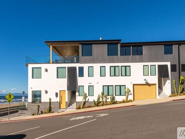 2 BR, 2 BA Apartment 2200 The Strand, Unit A, Manhattan Beach, CA 90266