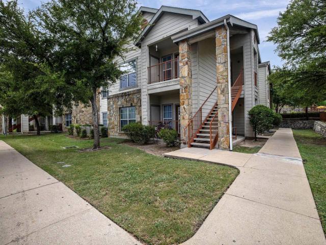 2 BR, 2 BA Apartment 2201 Montopolis Drive Unit 4 426, Austin, TX 78741
