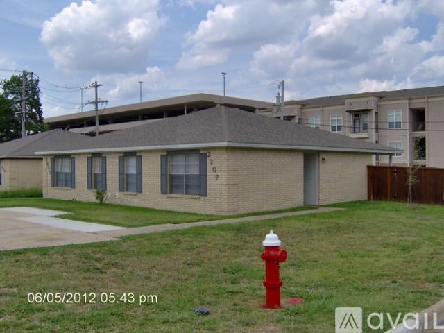 2 BR, 2 BA Apartment 2205 Crest St, Unit N/A, College Station, TX 77840