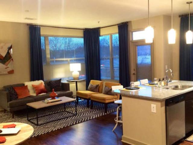 2 BR, 2 BA Apartment 220 Ponce De Leon Pl, Decatur, GA 30030