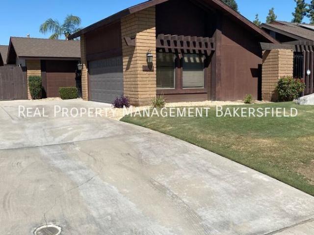 2 BR, 2 BA Apartment 2211 Manning St Bakersfield, CA 93309