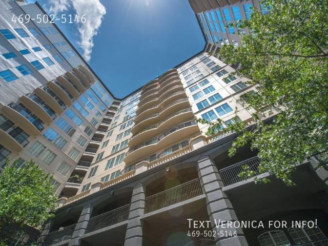 2 BR, 2 BA Apartment 2217 Ivan St, Dallas, TX 75201